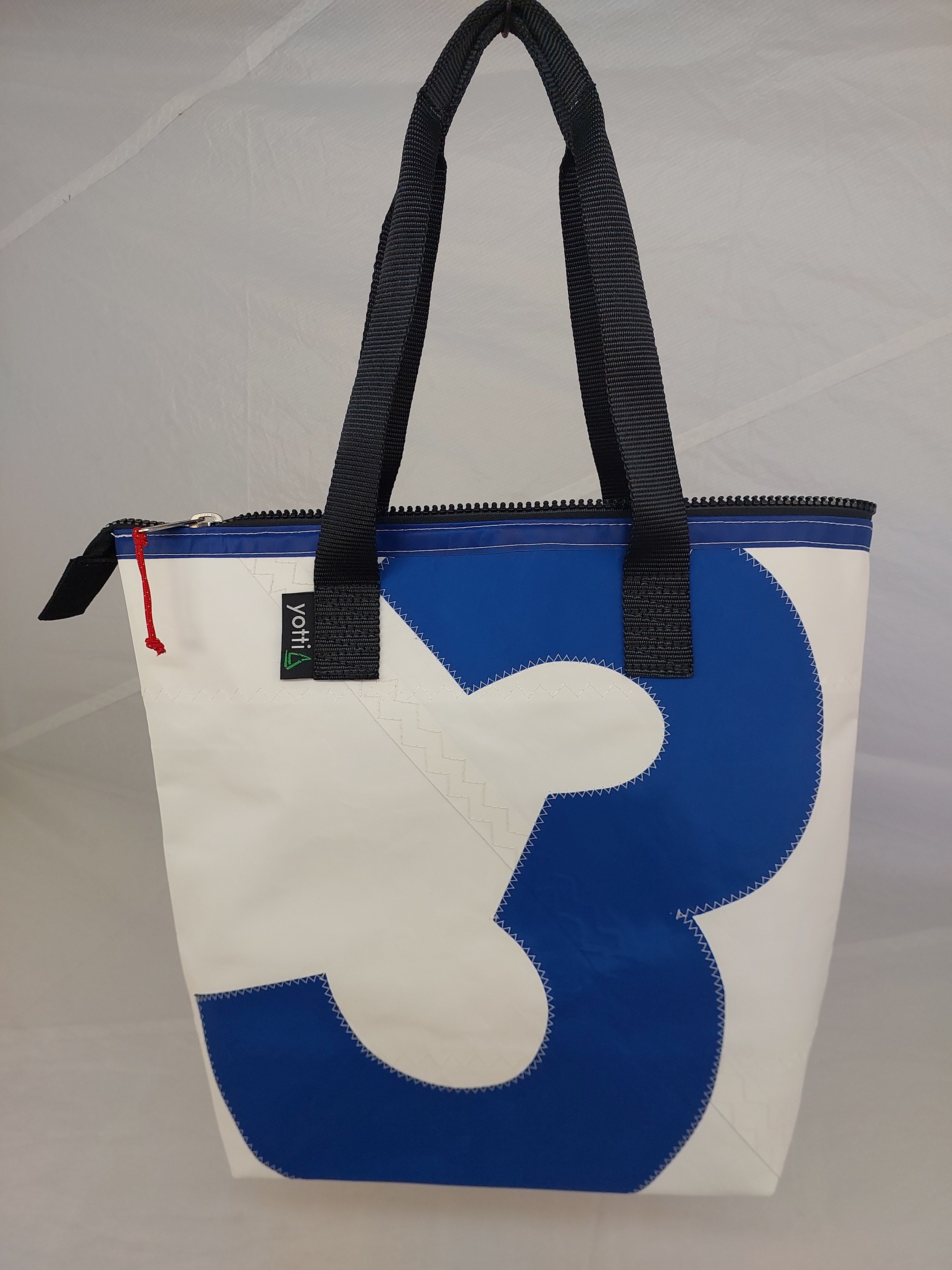 #3 Zip Tote 799 – Yotti