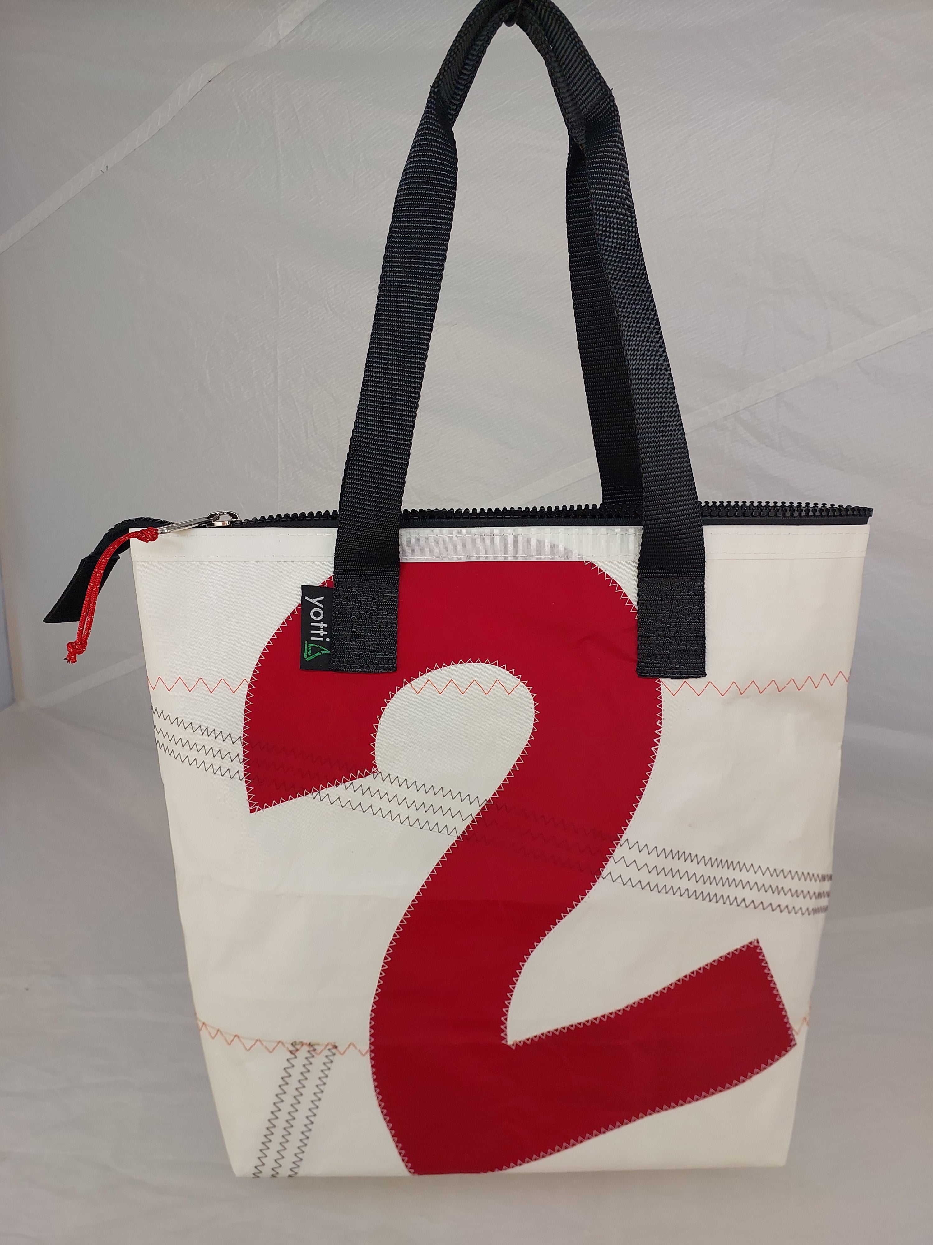 #2 Zip Tote 833 – Yotti
