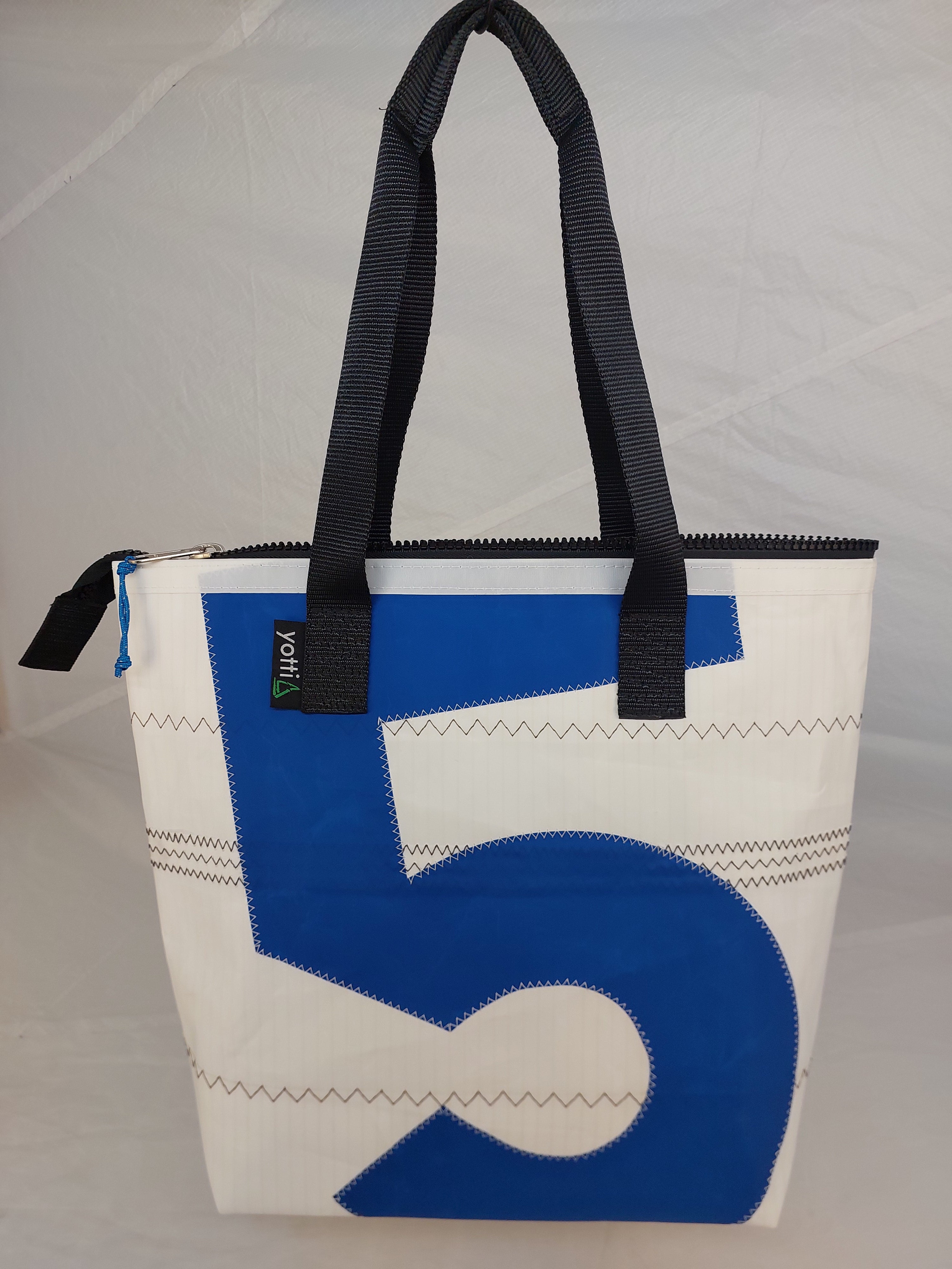 #5 Zip Tote 852 – Yotti
